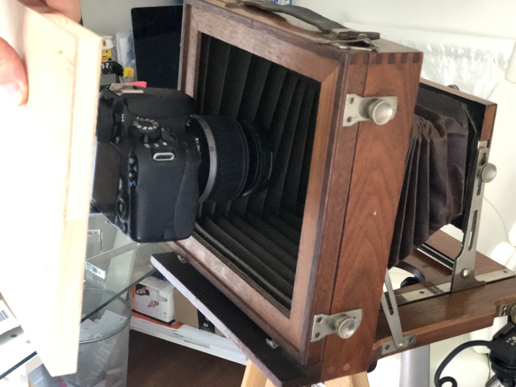 Raspberry Pi Photobooth in a classic vintage plate camera - Florian Müller
