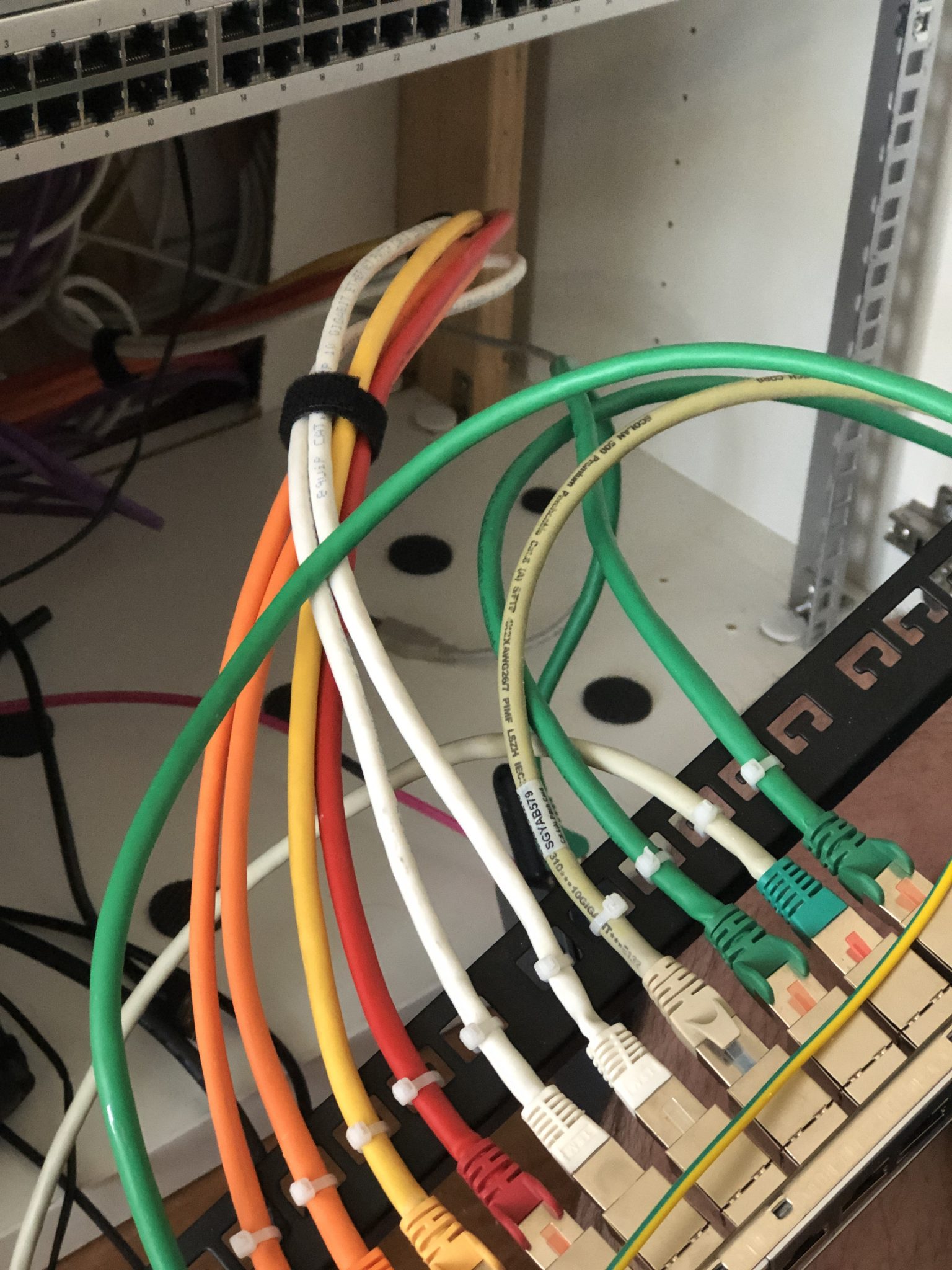 Custom painted Unifi Network & Server Rack in IKEA Besta shelf ...