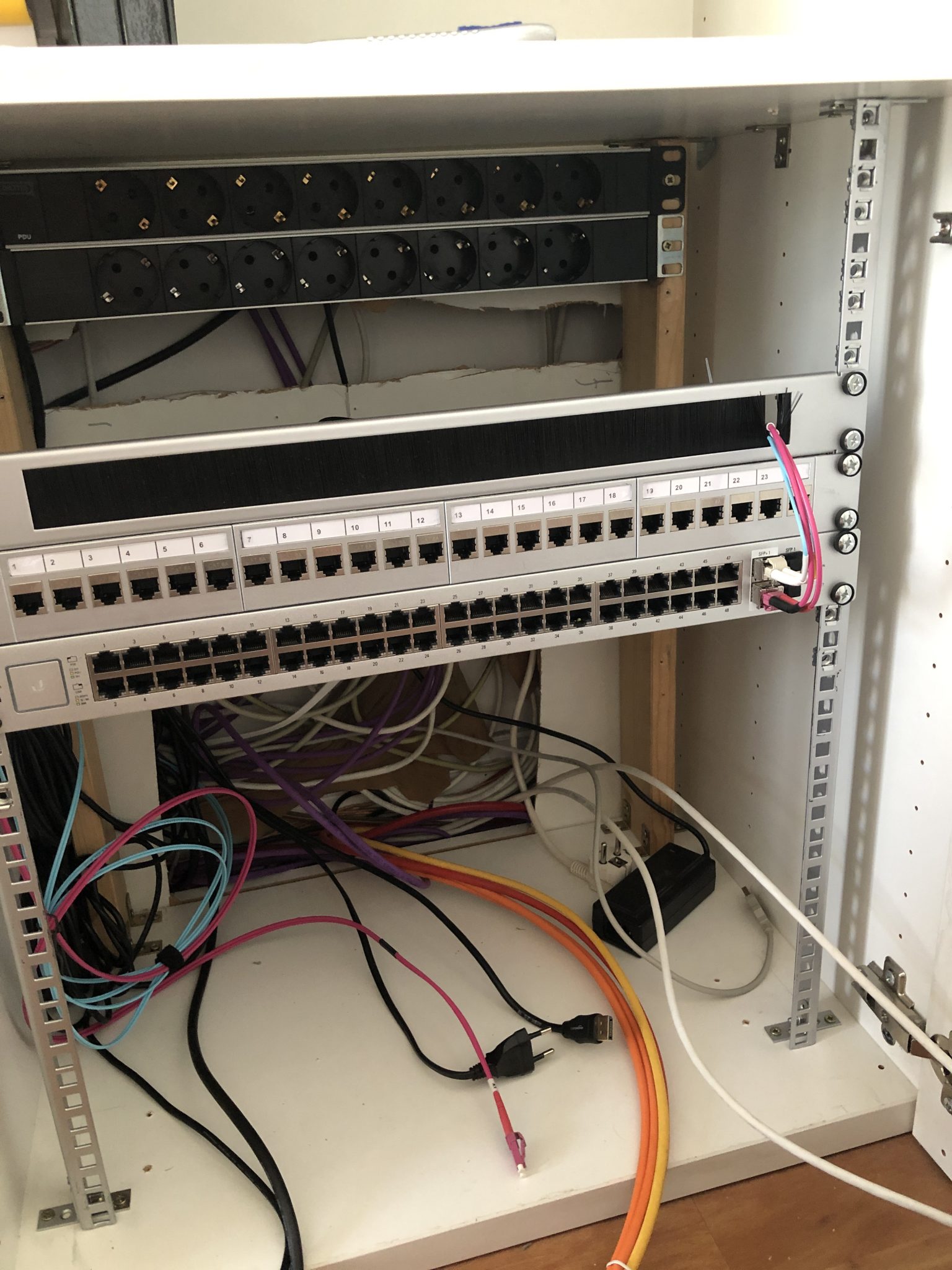 Custom painted Unifi Network & Server Rack in IKEA Besta shelf ...